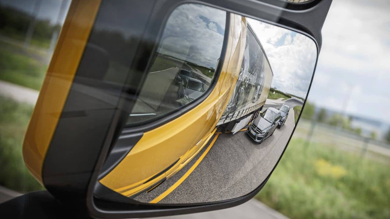 5 Reasons Why You Should Get Truck Blind Spot Monitors