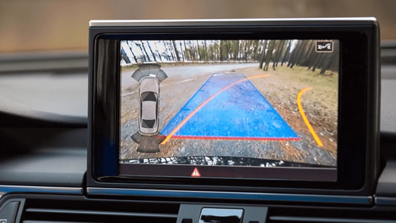 OEM or Aftermarket reversing camera -Which One Should Buy