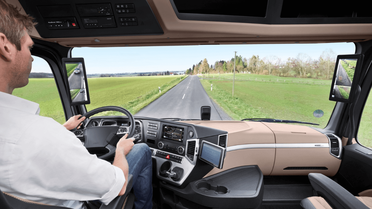How a Digital Mirror Can Help Truck Drivers-OYIELECTRONIC